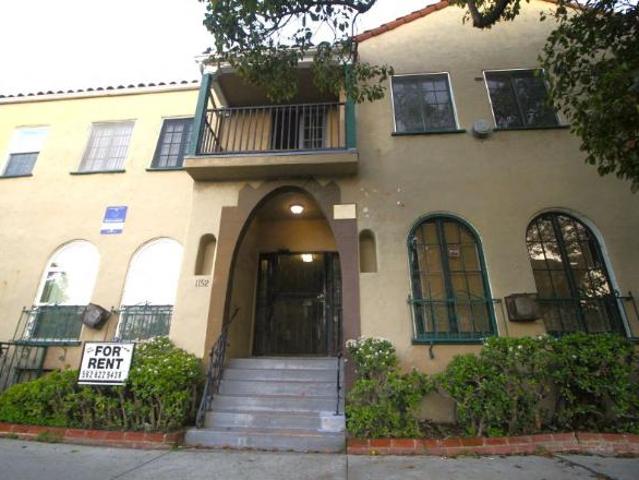1 Br, 1 bath, Apartment 1152 Broad Ave