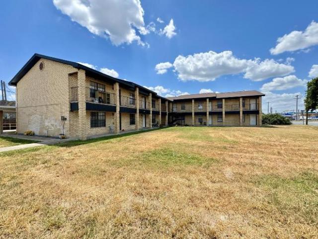 1 Br, 1 bath, Apartment 120 East Schunior Street