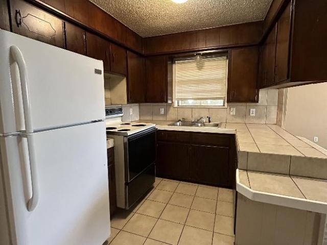 1 Br, 1 bath, Other 124 Temple Avenue