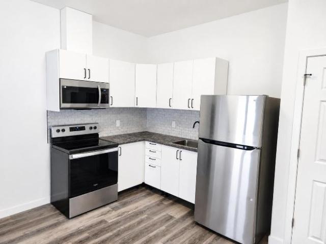 1 Br, 1 bath, Other 135 Charlotte Street