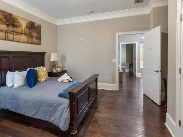 1 Br, 1 bath, Apartment 13931 Thompson Rd