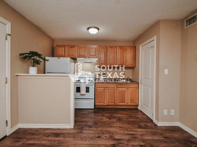 1 Br, 1 bath, Apartment 1811 Lawndale Ave