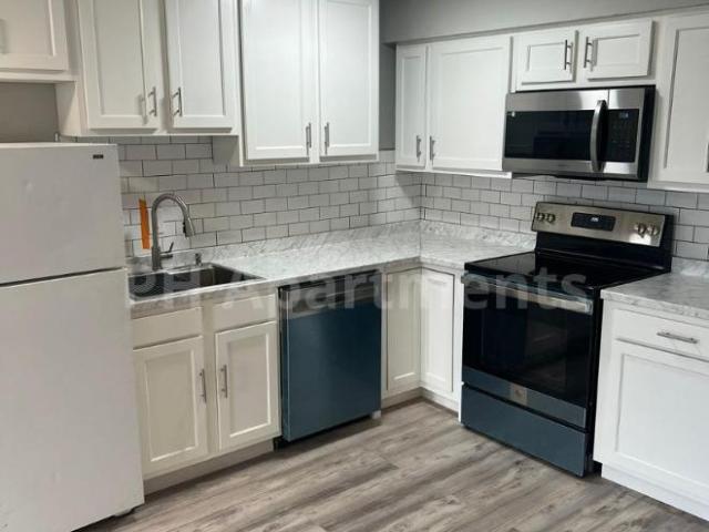 1 Br, 1 bath, Other 1943 Dallas Street