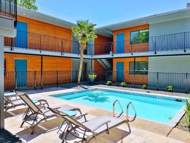 1 Br, 1 bath, Apartment 2043 Sul Ross Street