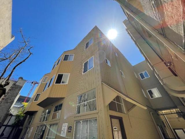 1 Br, 1 bath, Other 2070 University Ave