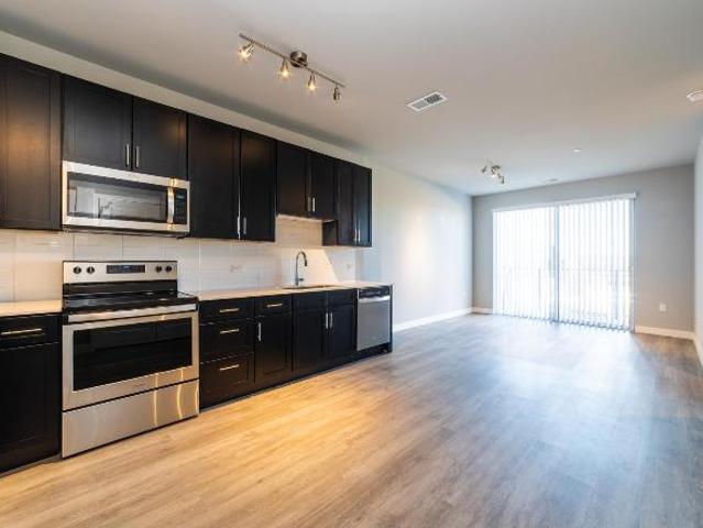 1 Br, 1 bath, Other 20 West Northwest Highway