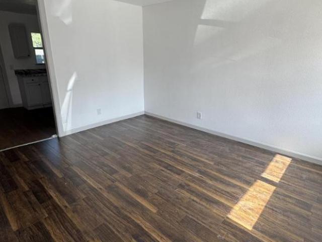 1 Br, 1 bath, Apartment 2106 Southwest A Avenue