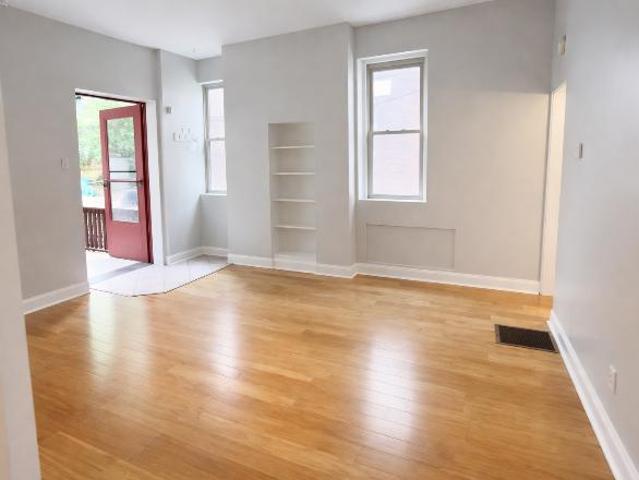 1 Br, 1 bath, Apartment 221 North Dithridge Street