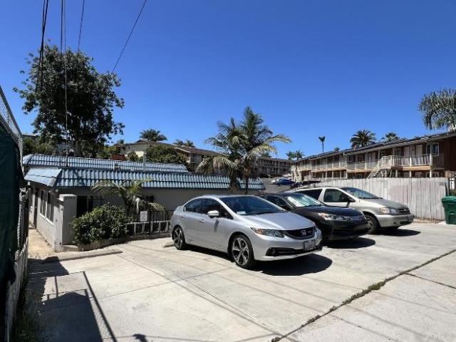 1 Br, 1 bath, Other 2240 West Dunlop Street