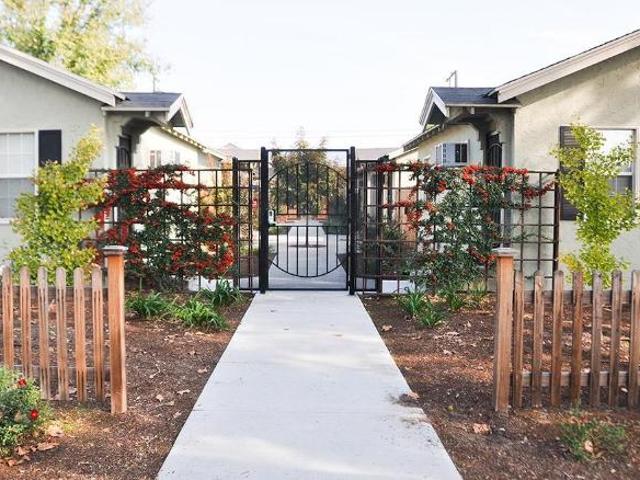 1 Br, 1 bath, Apartment 230 242 North Glenn Avenue