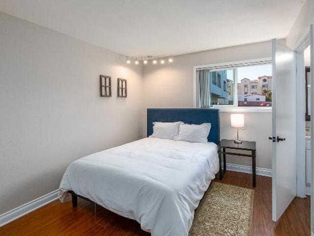 1 Br, 1 bath, Other 2405 2411 Adams Ave