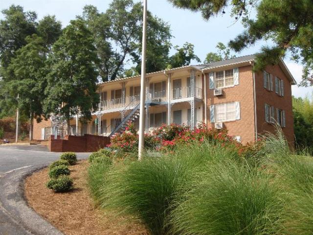 1 Br, 1 bath, Apartment 247 E Cloverhurst Ave