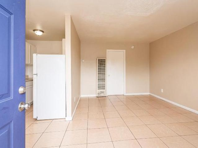 1 Br, 1 bath, Other 2562 Traction Ave
