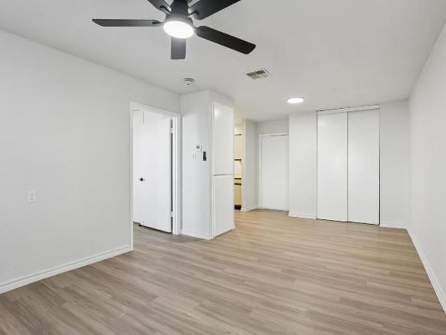 1 Br, 1 bath, Apartment 264 Loma Vista Street