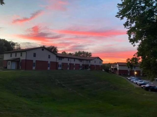 1 Br, 1 bath, Other 2900 Brookside Dr