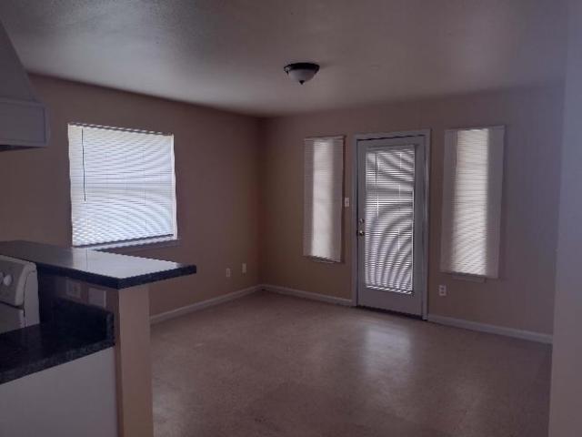 1 Br, 1 bath, Other 3001 Daffodil Ave