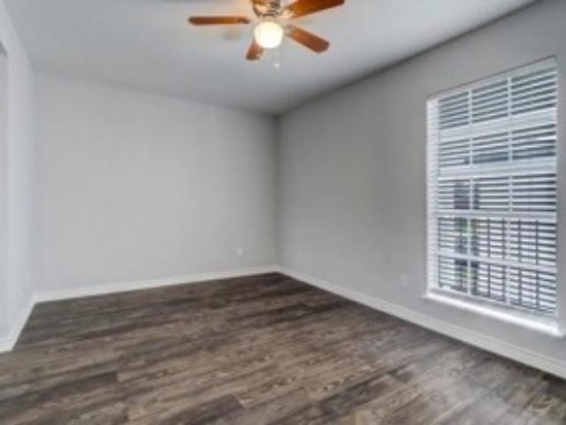 1 Br, 1 bath, Apartment 303 East 9th Street