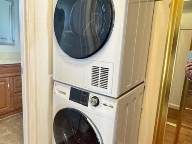 1 Br, 1 bath, Other 313 Camelback Road
