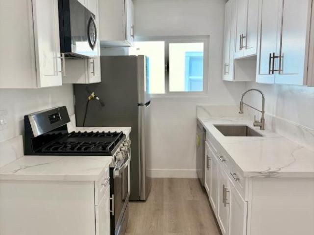 1 Br, 1 bath, Other 330 South Kenmore Avenue