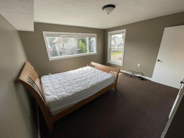 1 Br, 1 bath, Apartment 3317 Graceland Ave
