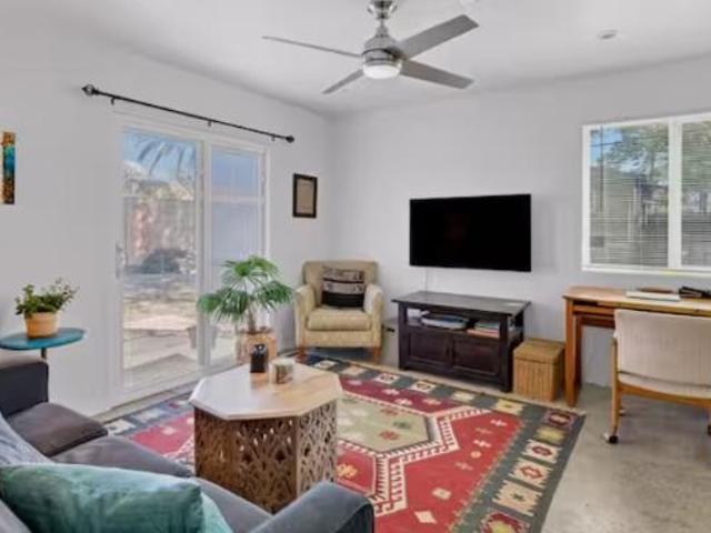 1 Br, 1 bath, Apartment 3347 East Seneca Street