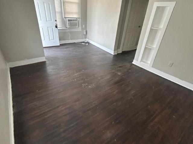 1 Br, 1 bath, Other 3401 South Van Buren Street