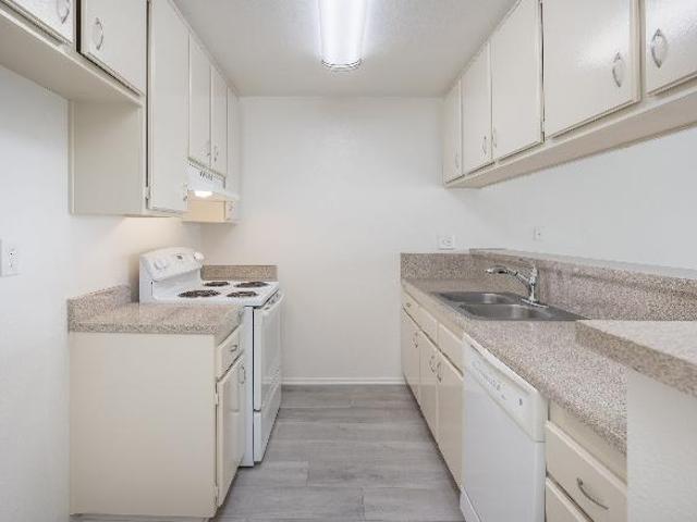 1 Br, 1 bath, Other 3415 Linden Ave