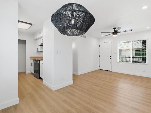 1 Br, 1 bath, Apartment 3738 East Mcdowell Road
