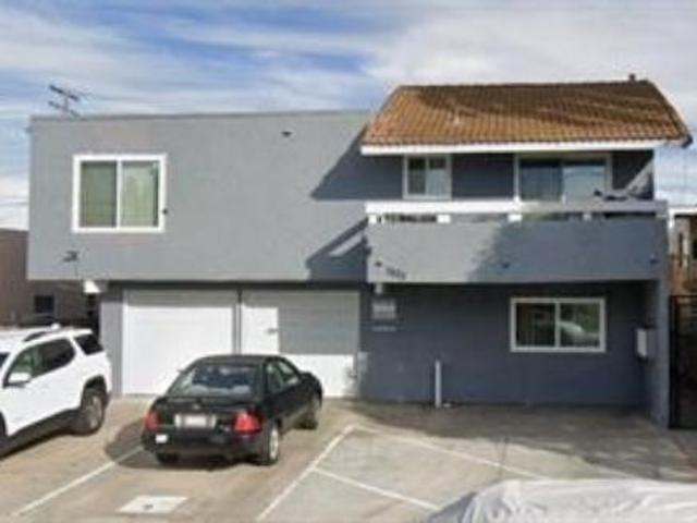 1 Br, 1 bath, Apartment 3825 47th St