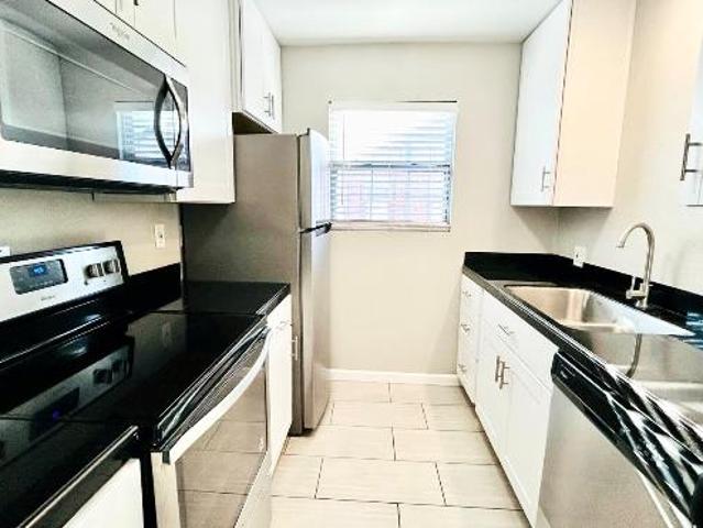 1 Br, 1 bath, Other 3904 Englewood Circle