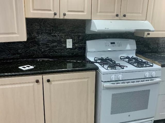 1 Br, 1 bath, Other 39 Rowntree Avenue