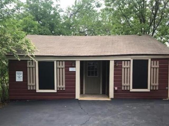 1 Br, 1 bath, Single Family Home 1209 B Earl