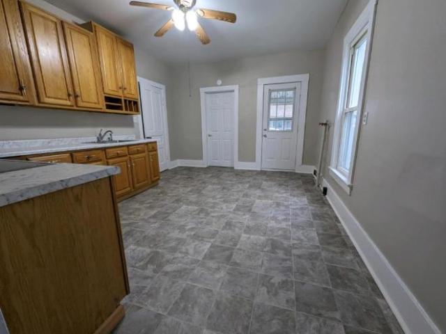 1 Br, 1 bath, Single Family Home 1231 E Main St
