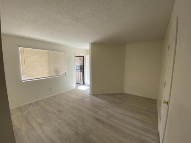 1 Br, 1 bath, Single Family Home 13515 Copper Ave Ne