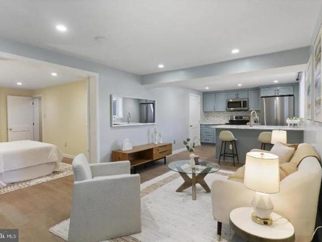 1 Br, 1 bath, Single Family 1401 South Greenbrier Street