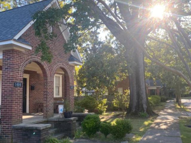 1 Br, 1 bath, Single Family 1402 Victoria St