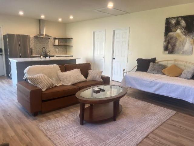 1 Br, 1 bath, Single Family 14035 28th Ave S