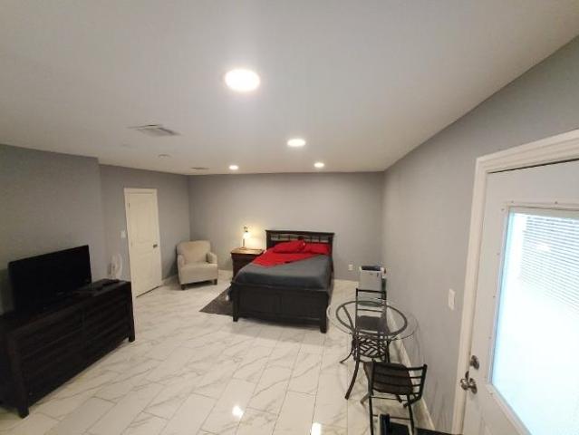 1 Br, 1 bath, Single Family 15519 Pebble Bend Dr