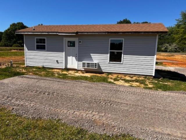 1 Br, 1 bath, Single Family 15 Sutton Ln
