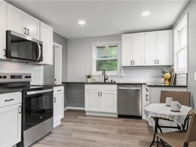 1 Br, 1 bath, Single Family 1632 Holmden Ave