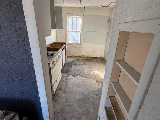 1 Br, 1 bath, Single Family 1700 W Grand Ave