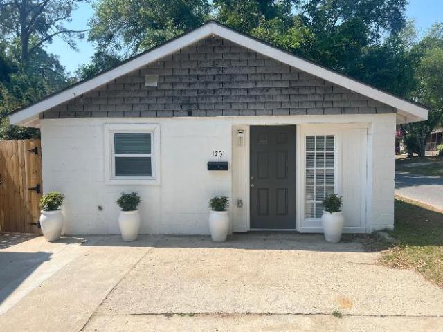 1 Br, 1 bath, Single Family 1701B E 39th Street