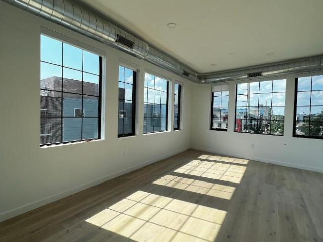 1 Br, 1 bath, Single Family 170 Monmouth Street