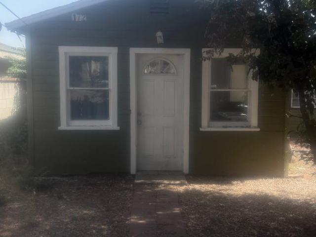 1 Br, 1 bath, Single Family 172 E Claremont St