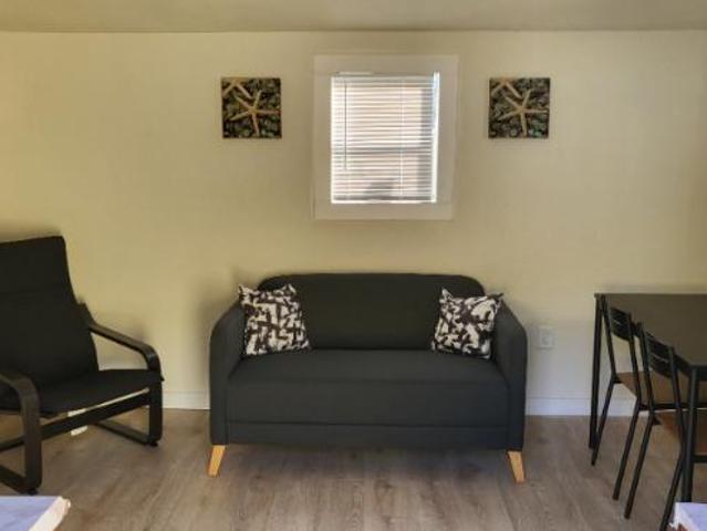 1 Br, 1 bath, Single Family 1803 E Henry Ave
