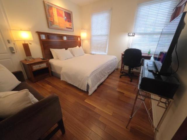 1 Br, 1 bath, Single Family 18501 Owl Run Way