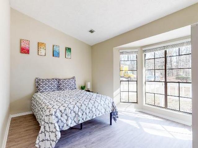 1 Br, 1 bath, Single Family 1867 Petite Ln