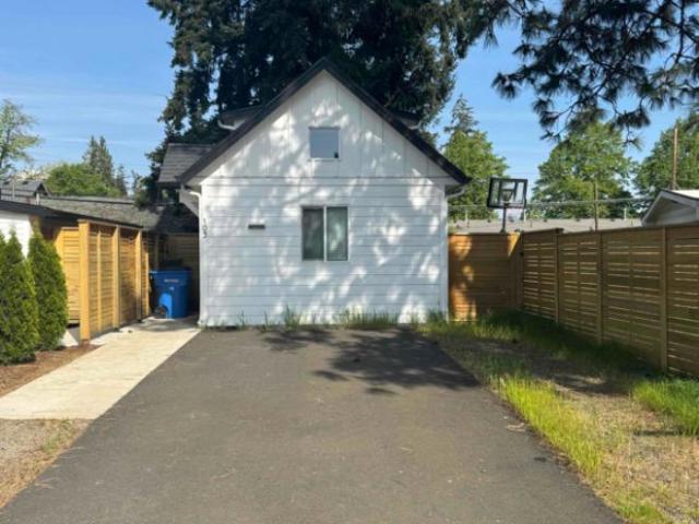 1 Br, 1 bath, Single Family 103 NE 95th Ave
