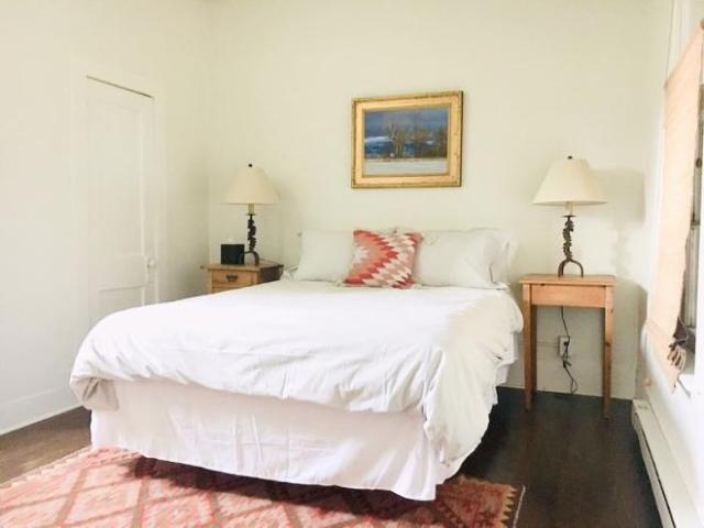1 Br, 1 bath, Single Family 1112 E Clark St