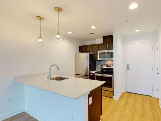 1 Br, 1 bath, Single Family 1115 H St Ne